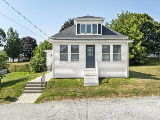 house with 4 bedroom, Lewiston ME ES105208229