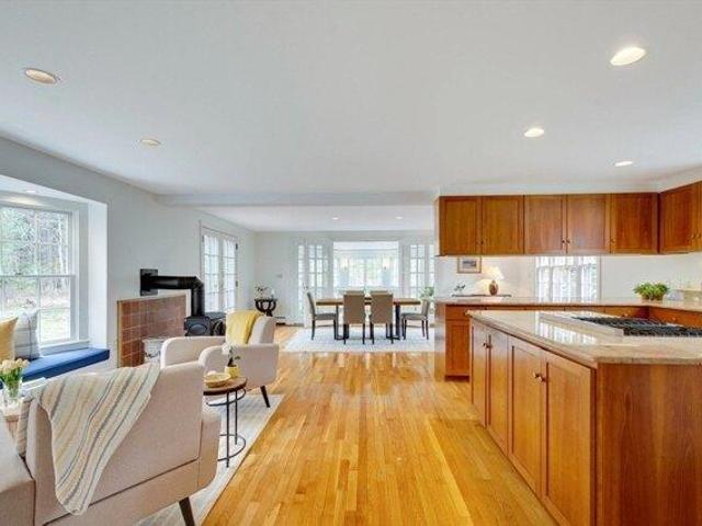 house with 4 bedroom, Lincoln MA ES103125258