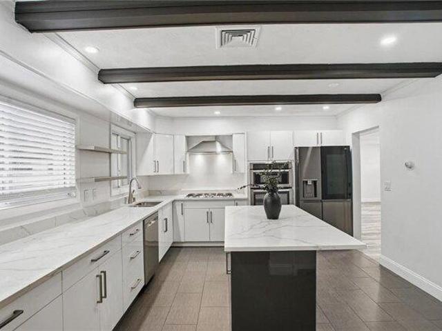 house with 4 bedroom, Lincoln RI DLS102370817
