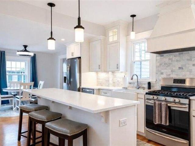 house with 4 bedroom, Lincoln RI DLS102670147