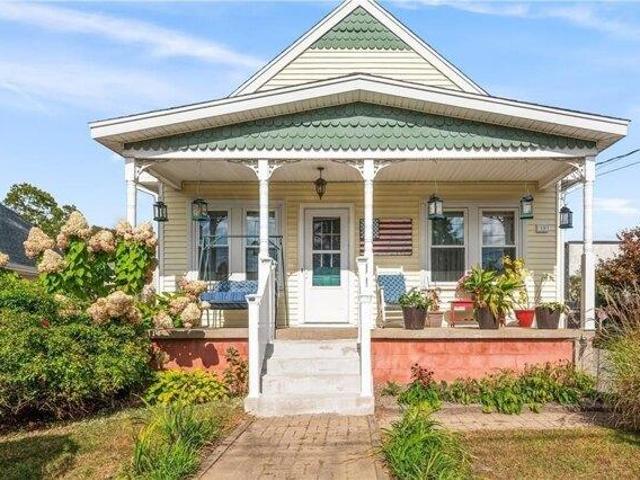 house with 4 bedroom, Lincoln RI DLS102633810