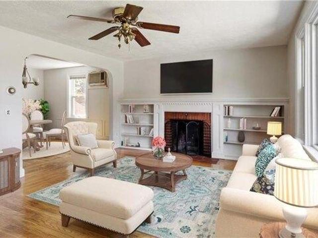 house with 4 bedroom, Lincoln RI DS104329470