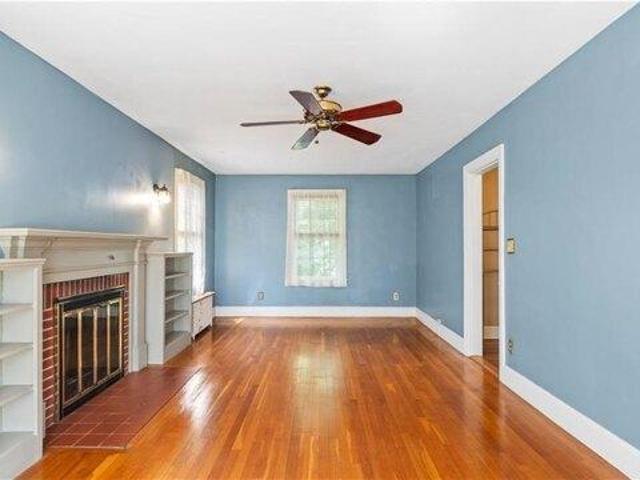 house with 4 bedroom, Lincoln RI ES104811678