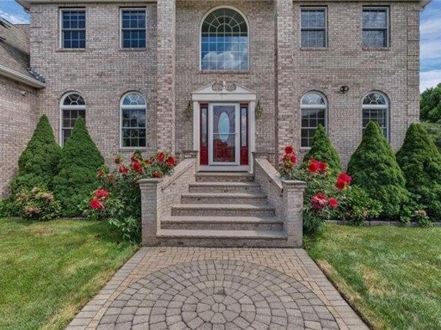 house with 4 bedroom, Lincoln RI ES105080570