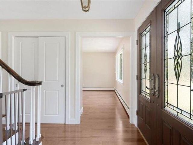 house with 4 bedroom, Lincoln RI ES105116729
