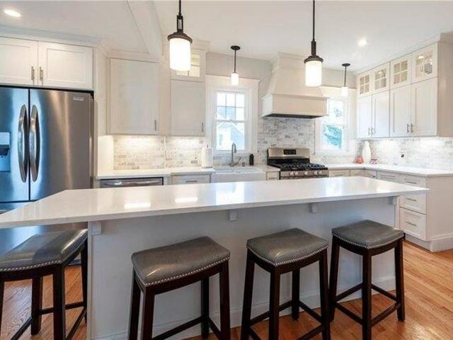 house with 4 bedroom, Lincoln RI ES103098365