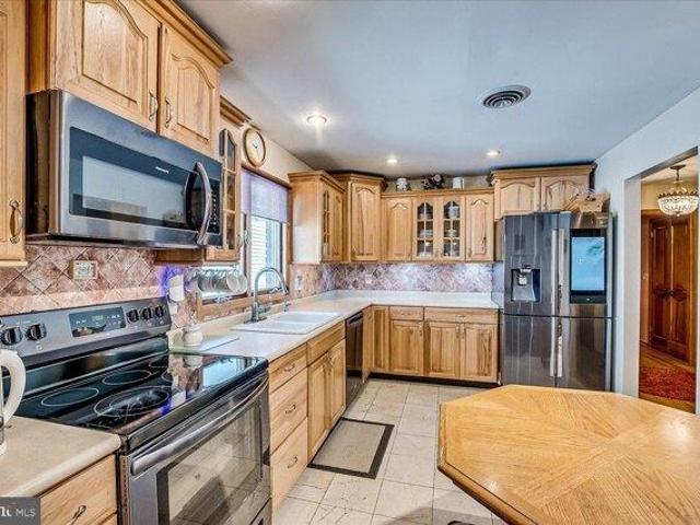 house with 4 bedroom, Linden NJ DS102564241