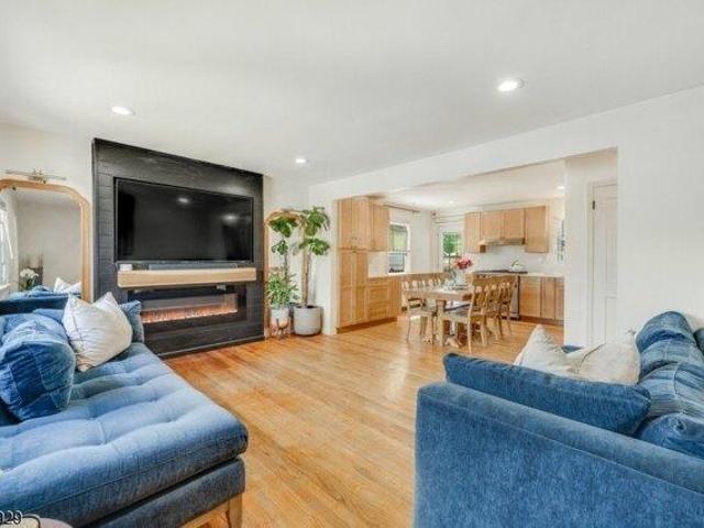 house with 4 bedroom, Linden NJ DS104377197