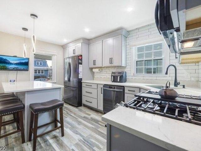 house with 4 bedroom, Linden NJ ES104411227