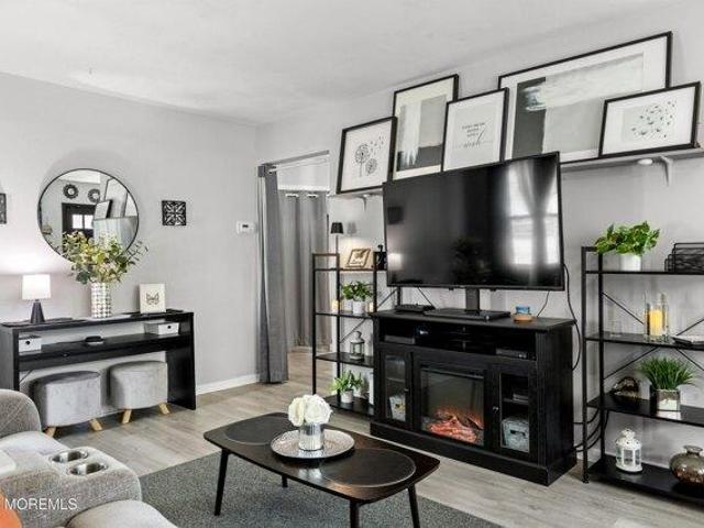 house with 4 bedroom, Linden NJ ES104921579