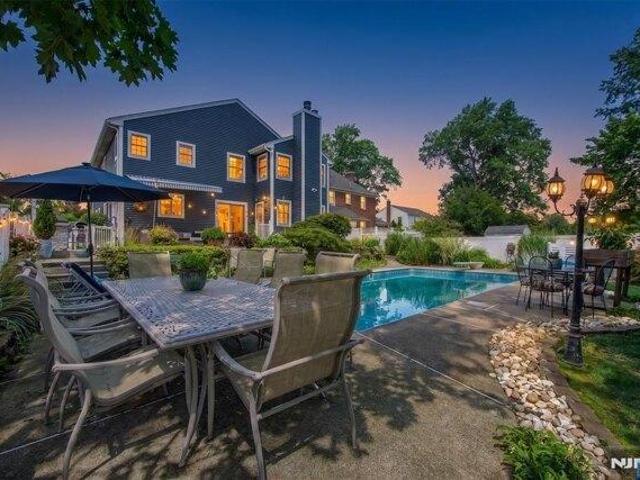house with 4 bedroom, Little Falls NJ ES105157583