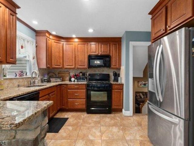 house with 4 bedroom, Little Falls NJ ES105192876
