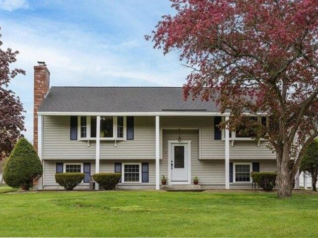 house with 4 bedroom, Litchfield NH DS102633326