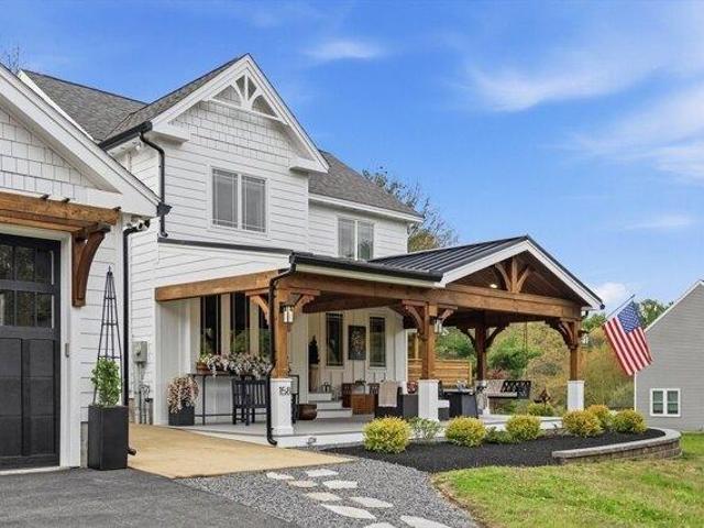 house with 4 bedroom, Litchfield NH DS103929758