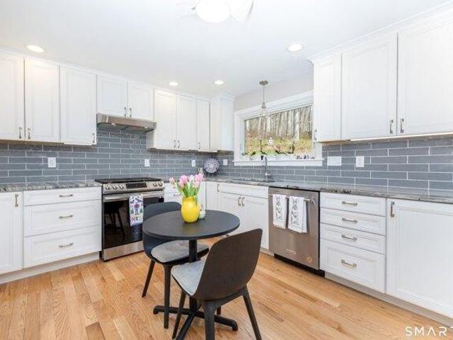 house with 4 bedroom, Litchfield CT DLS102801133