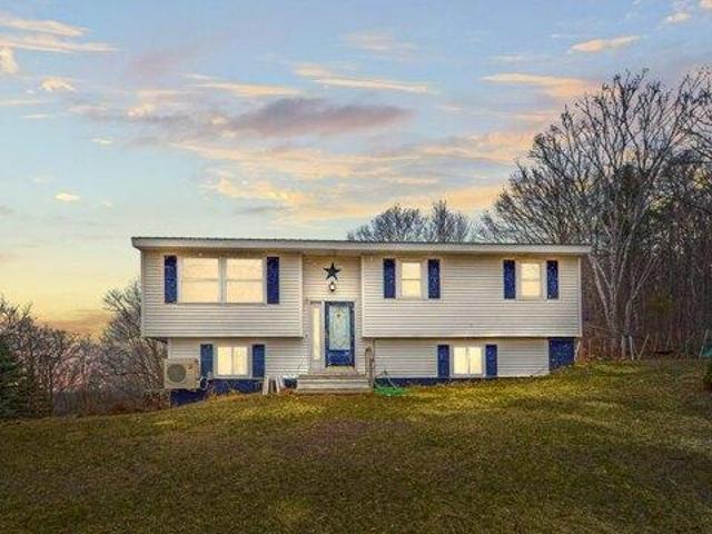 house with 4 bedroom, Livermore Falls ME ES103968293