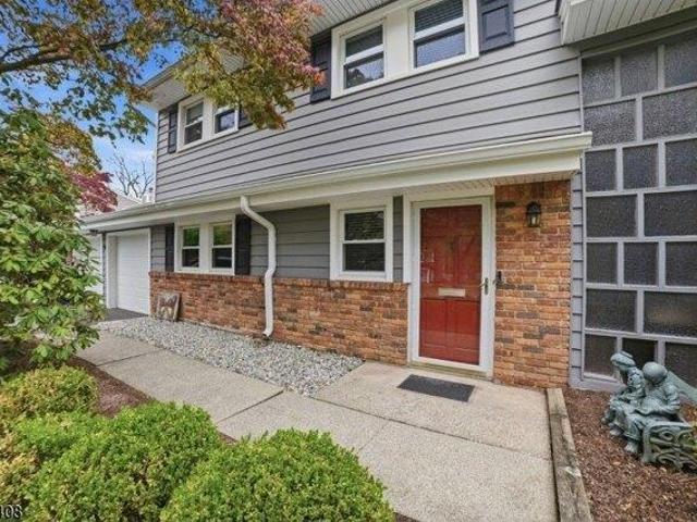 house with 4 bedroom, Livingston NJ DLS102777561