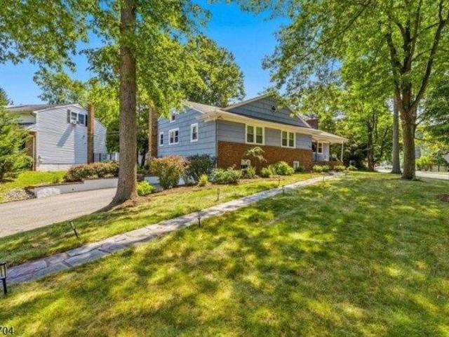 house with 4 bedroom, Livingston NJ DS104189589