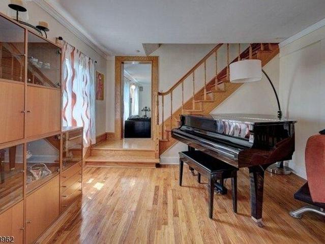 house with 4 bedroom, Livingston NJ DS102724860