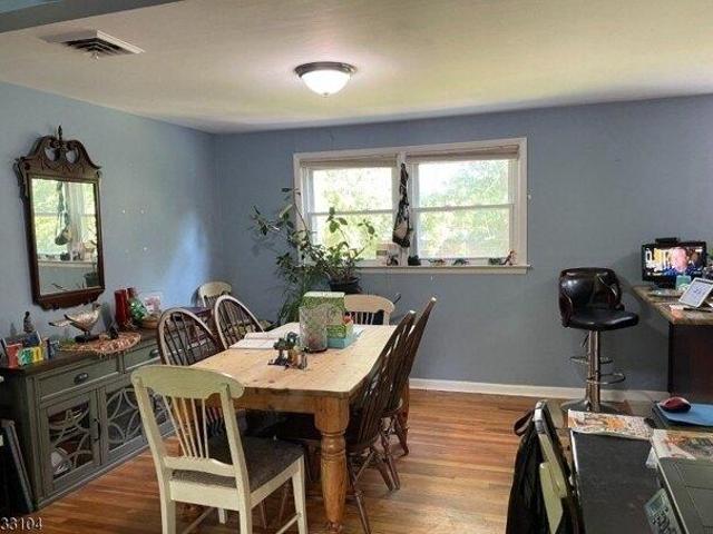 house with 4 bedroom, Livingston NJ ES104192454