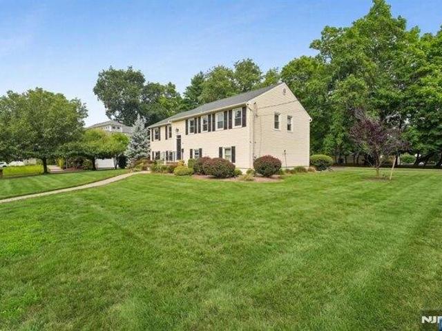 house with 4 bedroom, Livingston NJ ES104296737