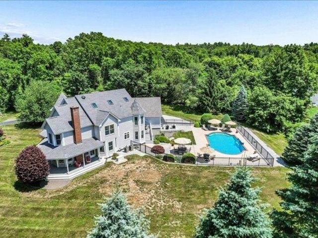 house with 4 bedroom, Londonderry NH DS104045036