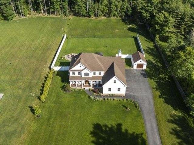 house with 4 bedroom, Londonderry NH DS104007634