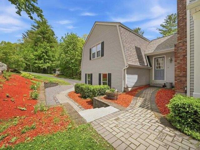 house with 4 bedroom, Londonderry NH ES103074483