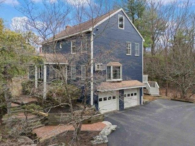 house with 4 bedroom, Londonderry NH ES103249348