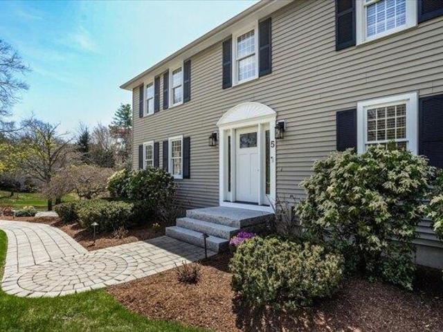 house with 4 bedroom, Londonderry NH ES103852648