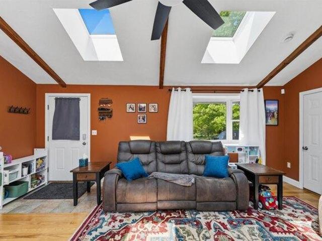 house with 4 bedroom, Londonderry NH ES104265301
