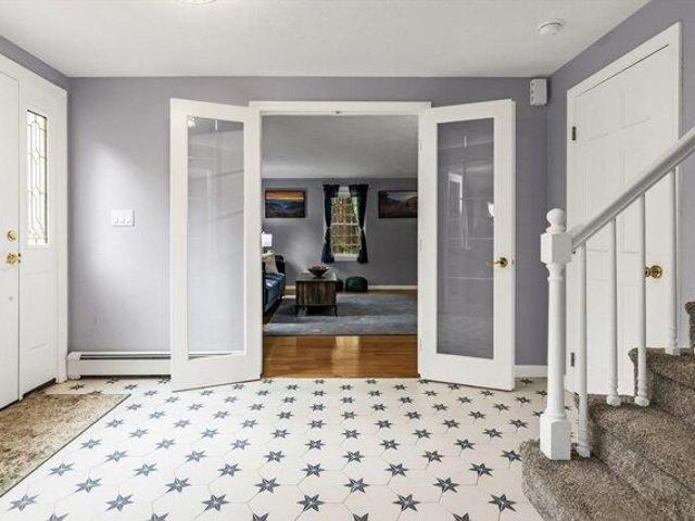 house with 4 bedroom, Londonderry NH ES104332148