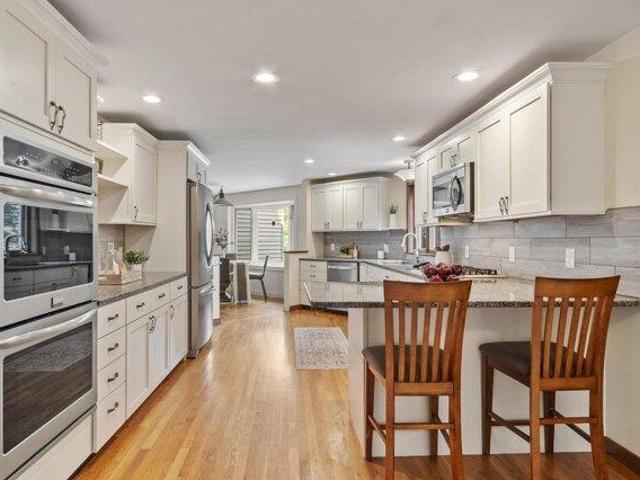 house with 4 bedroom, Londonderry NH ES105094348