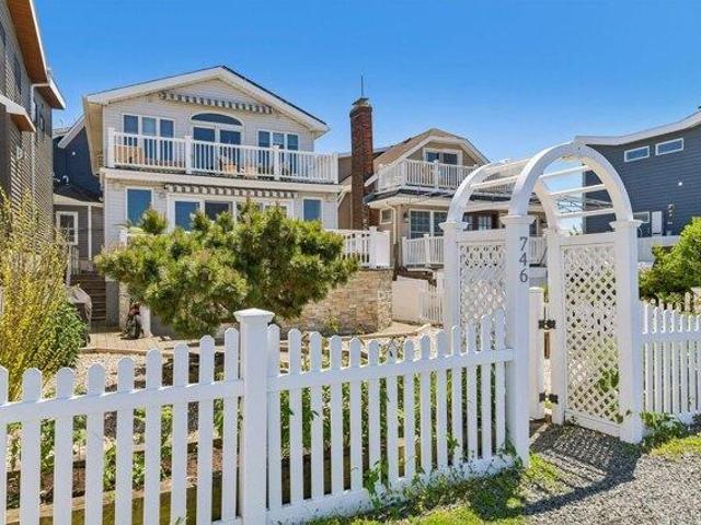 house with 4 bedroom, Long Beach NY ES103625411