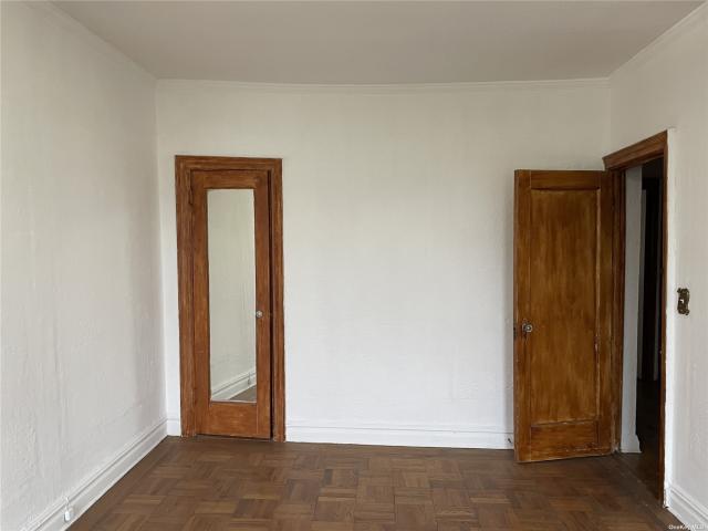 house with 4 bedroom, Long Island City NY DLS72692187