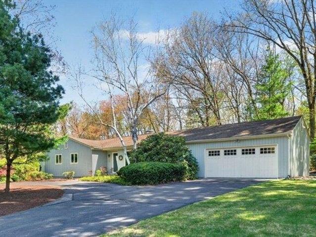 house with 4 bedroom, Longmeadow MA DLS102707960