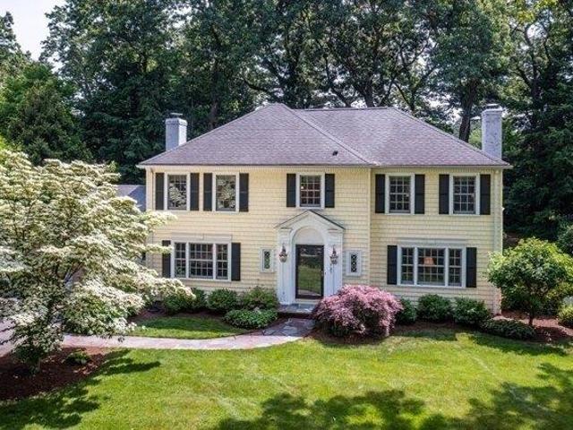 house with 4 bedroom, Longmeadow MA DLS88247216