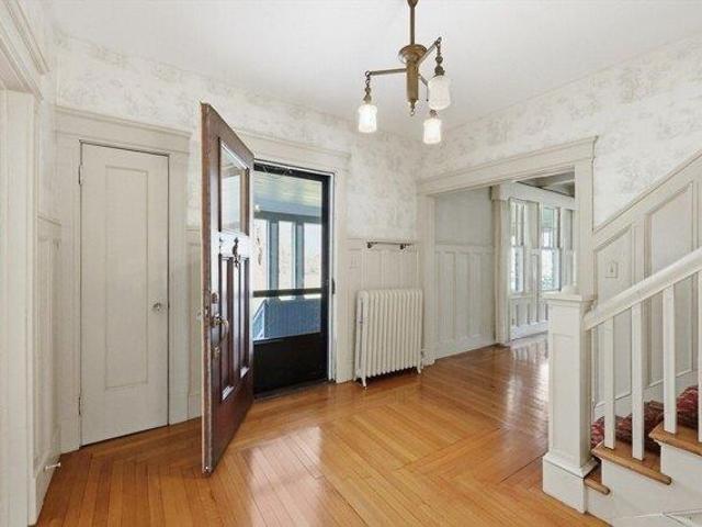 house with 4 bedroom, Longmeadow MA ES104263608