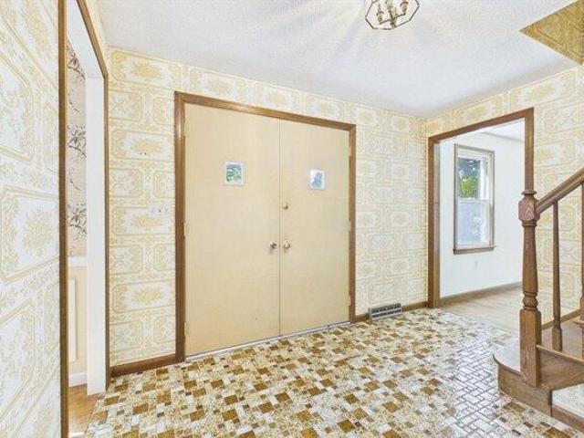 house with 4 bedroom, Longmeadow MA ES104300183