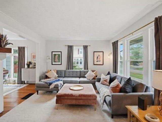 house with 4 bedroom, Longmeadow MA ES105113806