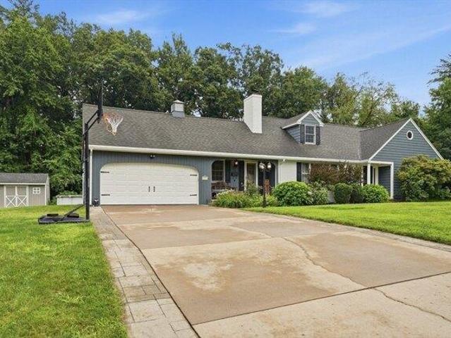 house with 4 bedroom, Longmeadow MA ES105126010