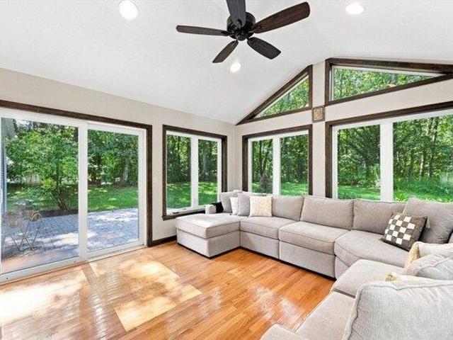 house with 4 bedroom, Longmeadow MA ES105143018