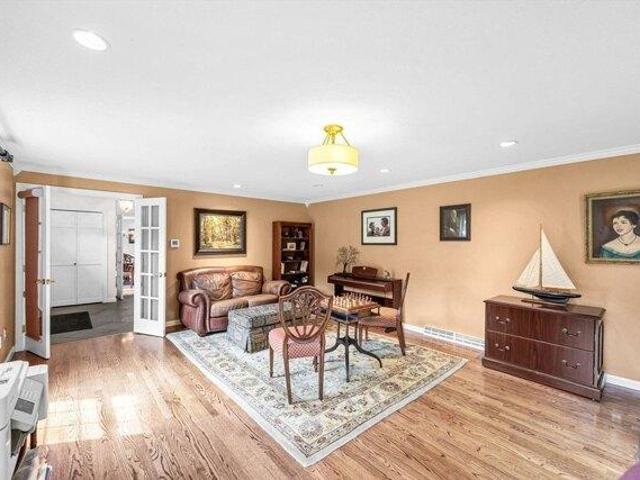 house with 4 bedroom, Longmeadow MA ES105208062