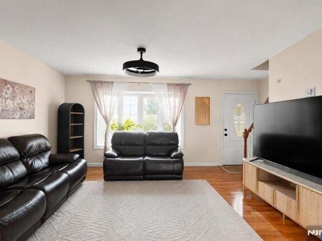 house with 4 bedroom, Lodi NJ ES104848779