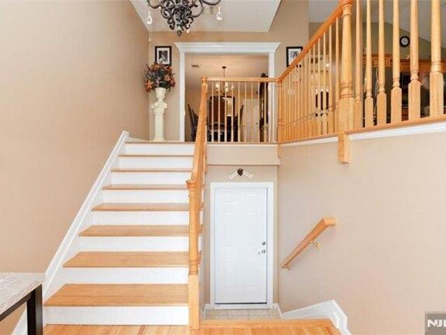 house with 4 bedroom, Lodi NJ ES105159934