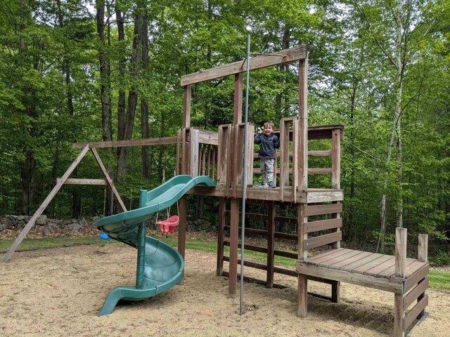 house with 4 bedroom, Loudon NH ES105094251