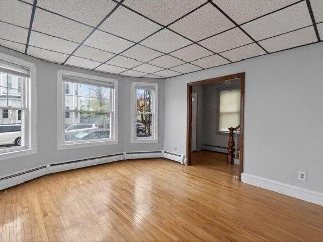 house with 4 bedroom, Lowell MA DS102824172