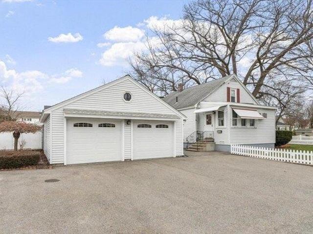 house with 4 bedroom, Lowell MA ES102922596