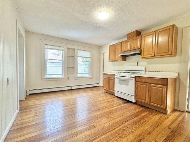 house with 4 bedroom, Lowell MA ES104409944