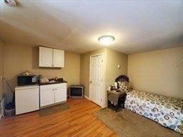 house with 4 bedroom, Lowell MA ES104831447